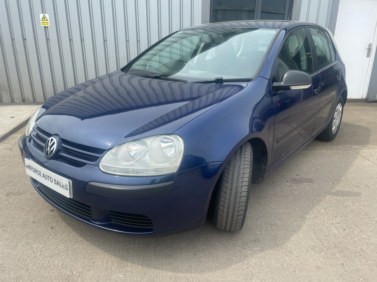 Volkswagen Golf 1.6 S - Airforce Auto Sales